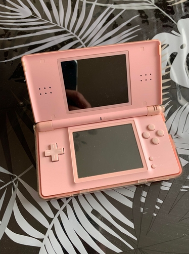 Nintedo DS Lite rose